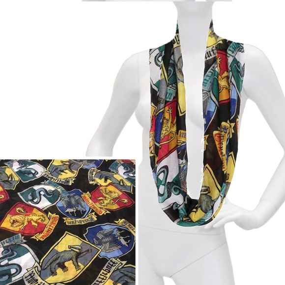 Wizarding World Of Harry Potter | Accessories | Harry Potter Hogwarts ...